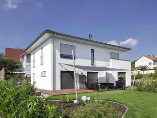 Moderne Landhausvilla - Walmdach 163 - LUXHAUS | LUXHAUS