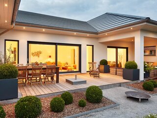 Bungalow mit 150qm Wohnfläche - Bungalow Walmdach 158 - LUXHAUS | LUXHAUS