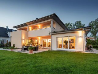 Moderne Landhausvilla - Walmdach 163 - LUXHAUS | LUXHAUS