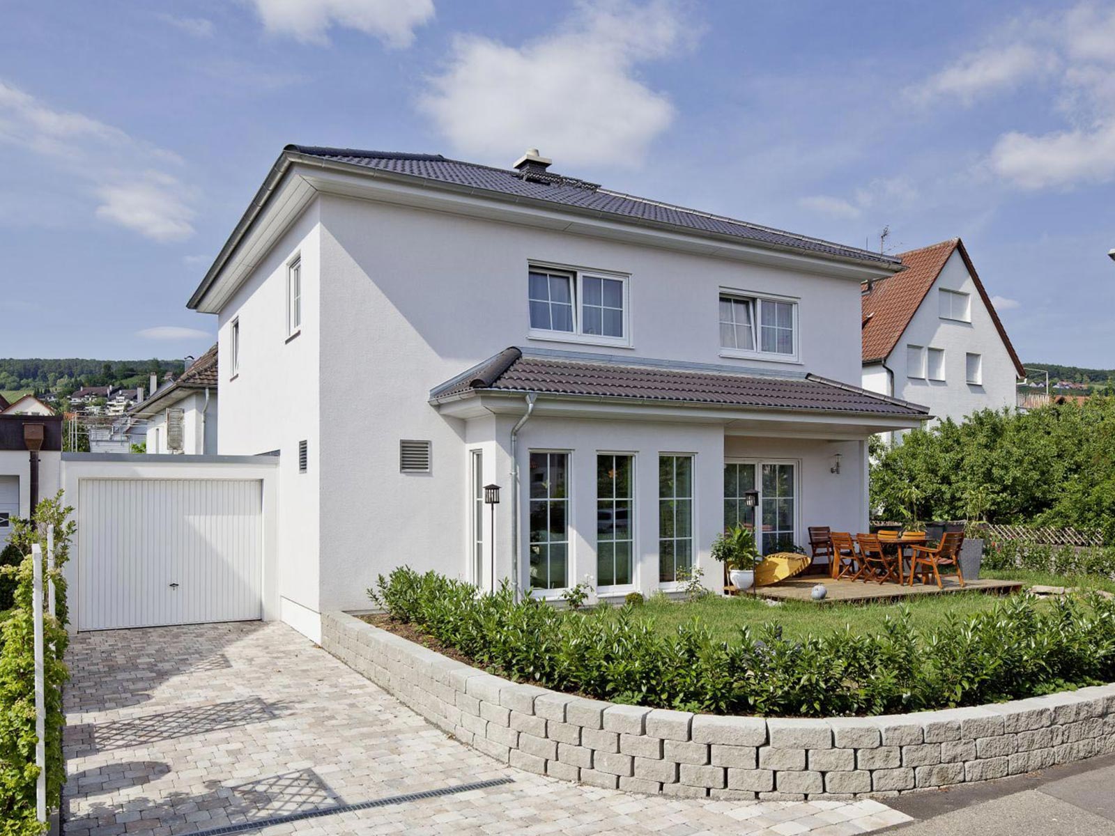 Klassische Stadtvilla Walmdach 129 - LUXHAUS | LUXHAUS